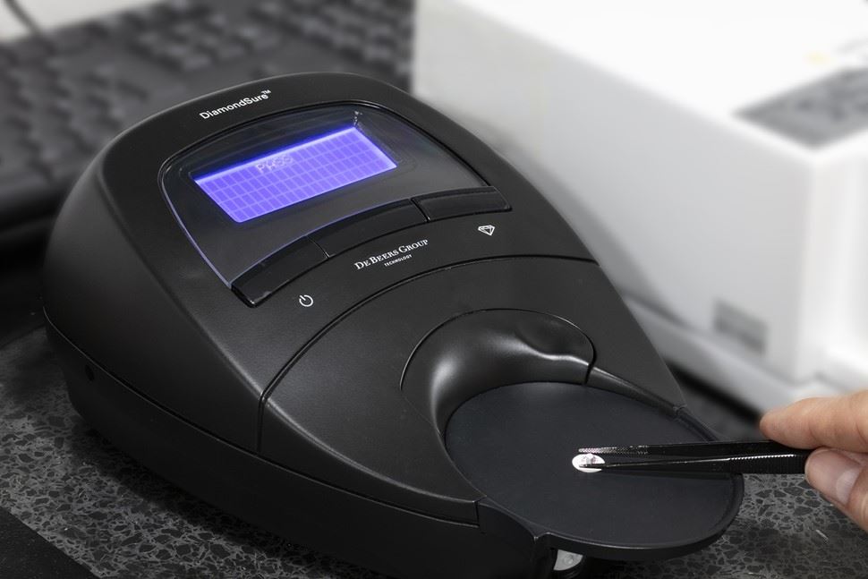 Instruments - De Beers Institute of Diamonds